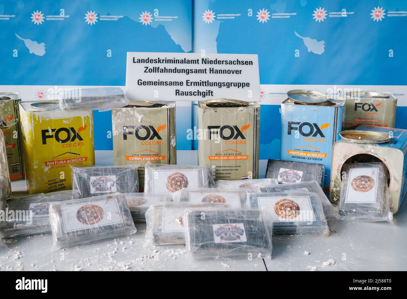Hanover, Germany. 21st Apr, 2022. 16 kilograms of seized cocaine lie ...