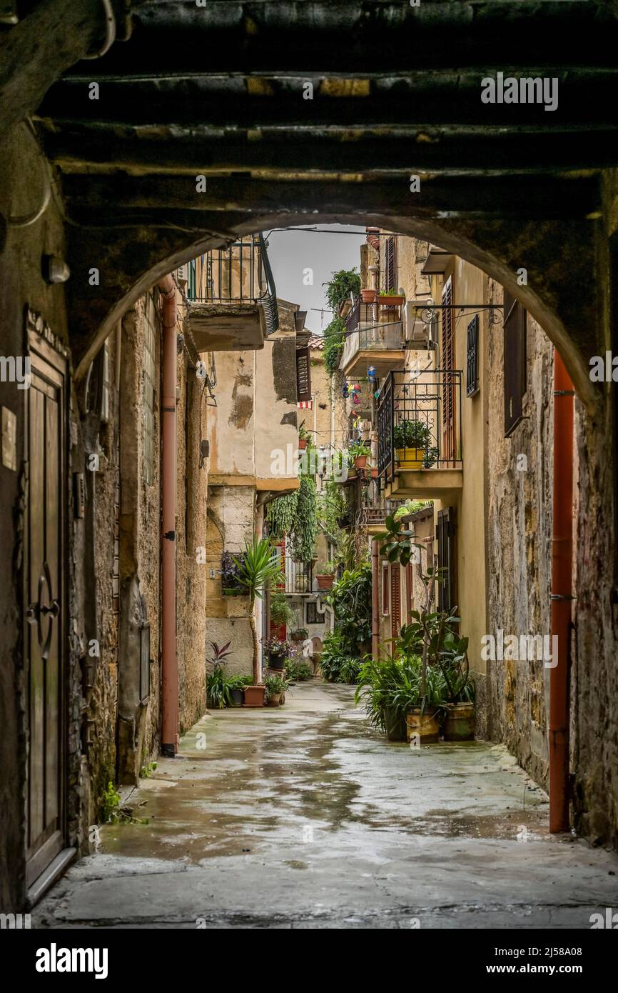 Old Town Alley, Monreale, Sicily, Italy Stock Photo - Alamy