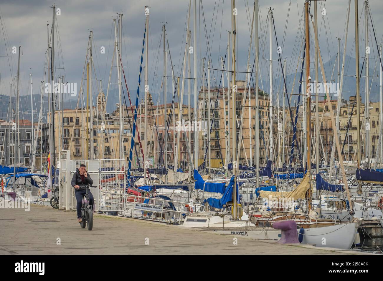 Harbour palermo hi-res stock photography and images - Alamy