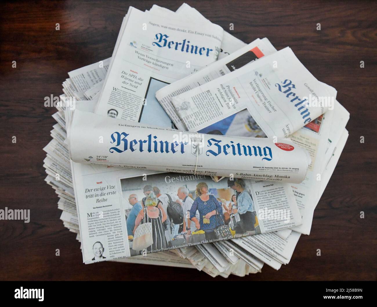 Pile of newspapers germany hi-res stock photography and images - Alamy