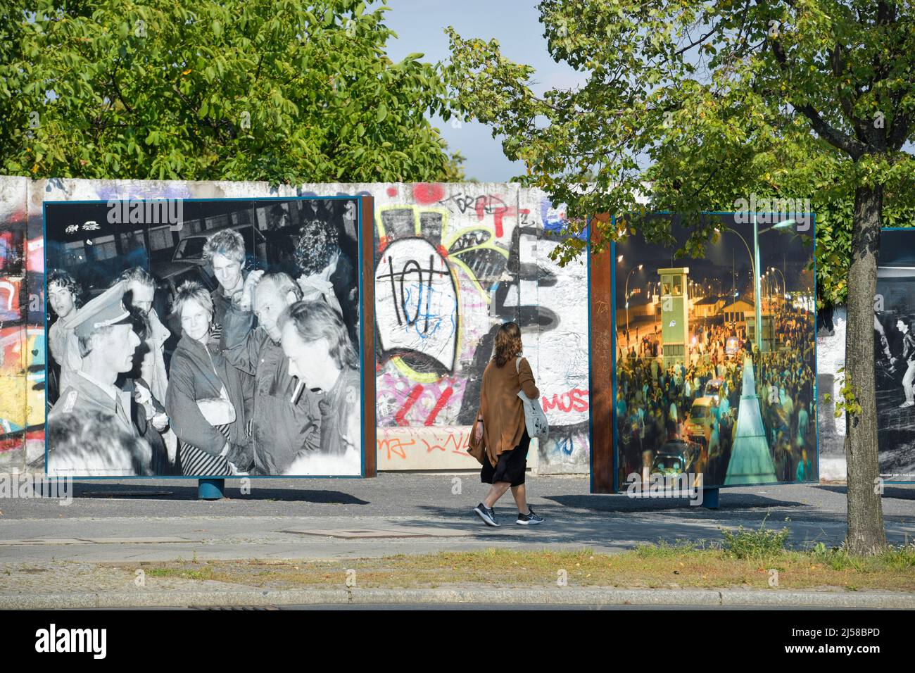 Berlin Wall History Mile Border crossing Bornholmer Strasse, Platz des ...