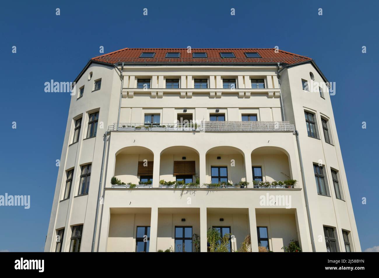 Residential building, Caligariplatz, Weissensee, Pankow, Berlin ...