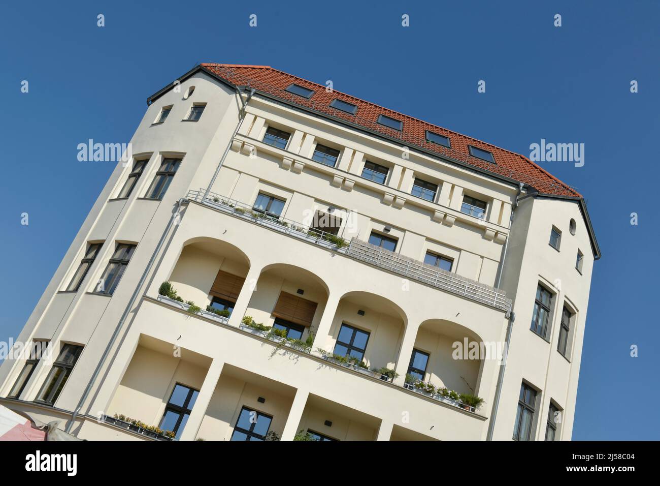 Residential building, Caligariplatz, Weissensee, Pankow, Berlin ...