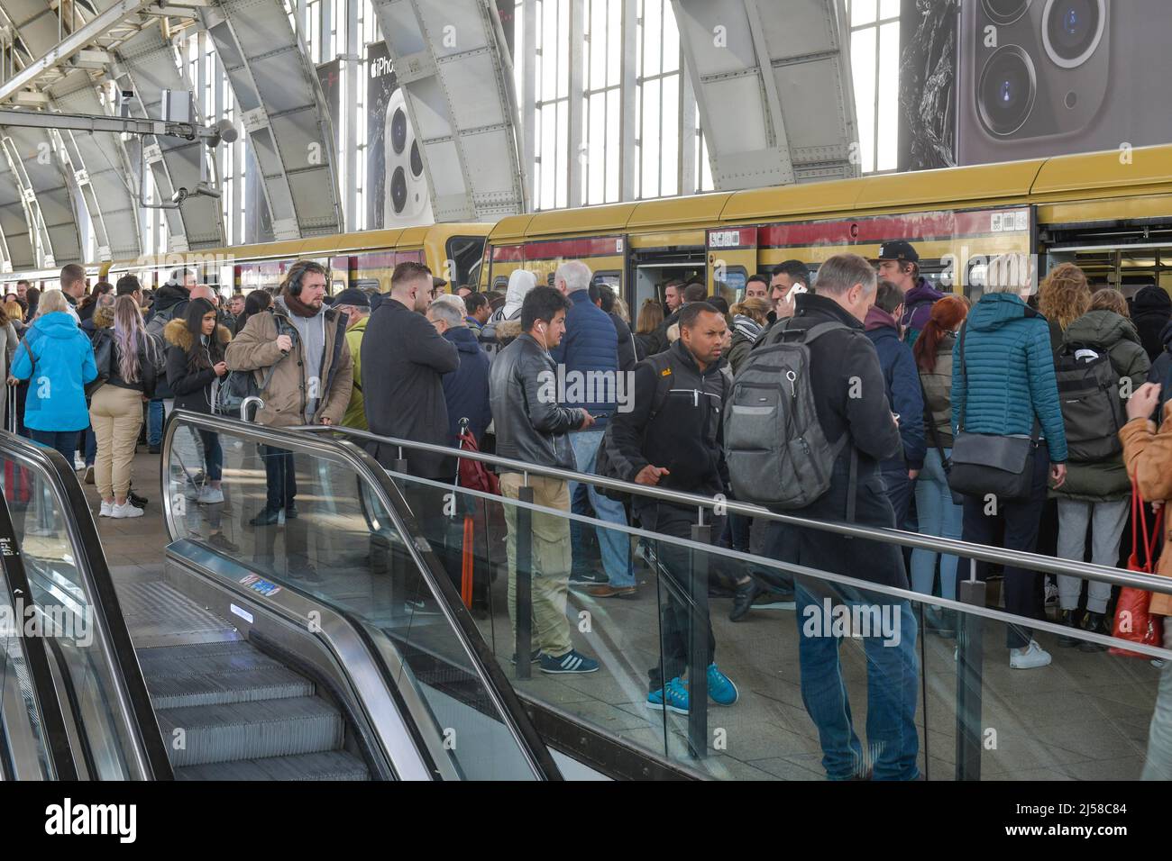 Bvg s bahn hi-res stock photography and images - Alamy