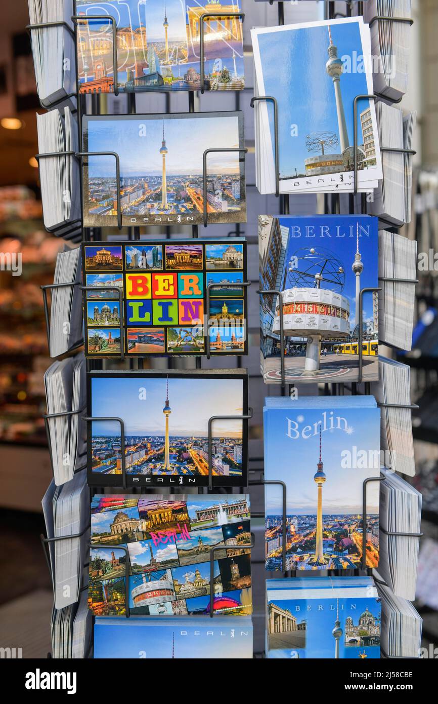 Postkarten, Berlin, Deutschland Stock Photo - Alamy