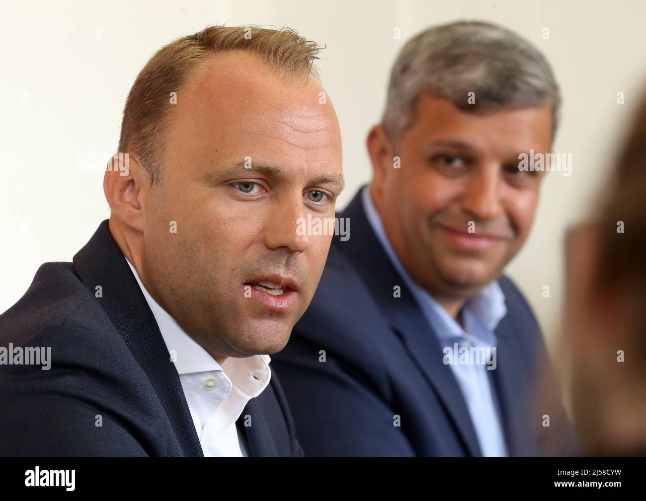 Berlin, Germany. 21st Apr, 2022. Raed Saleh (r), head of Berlin's SPD ...