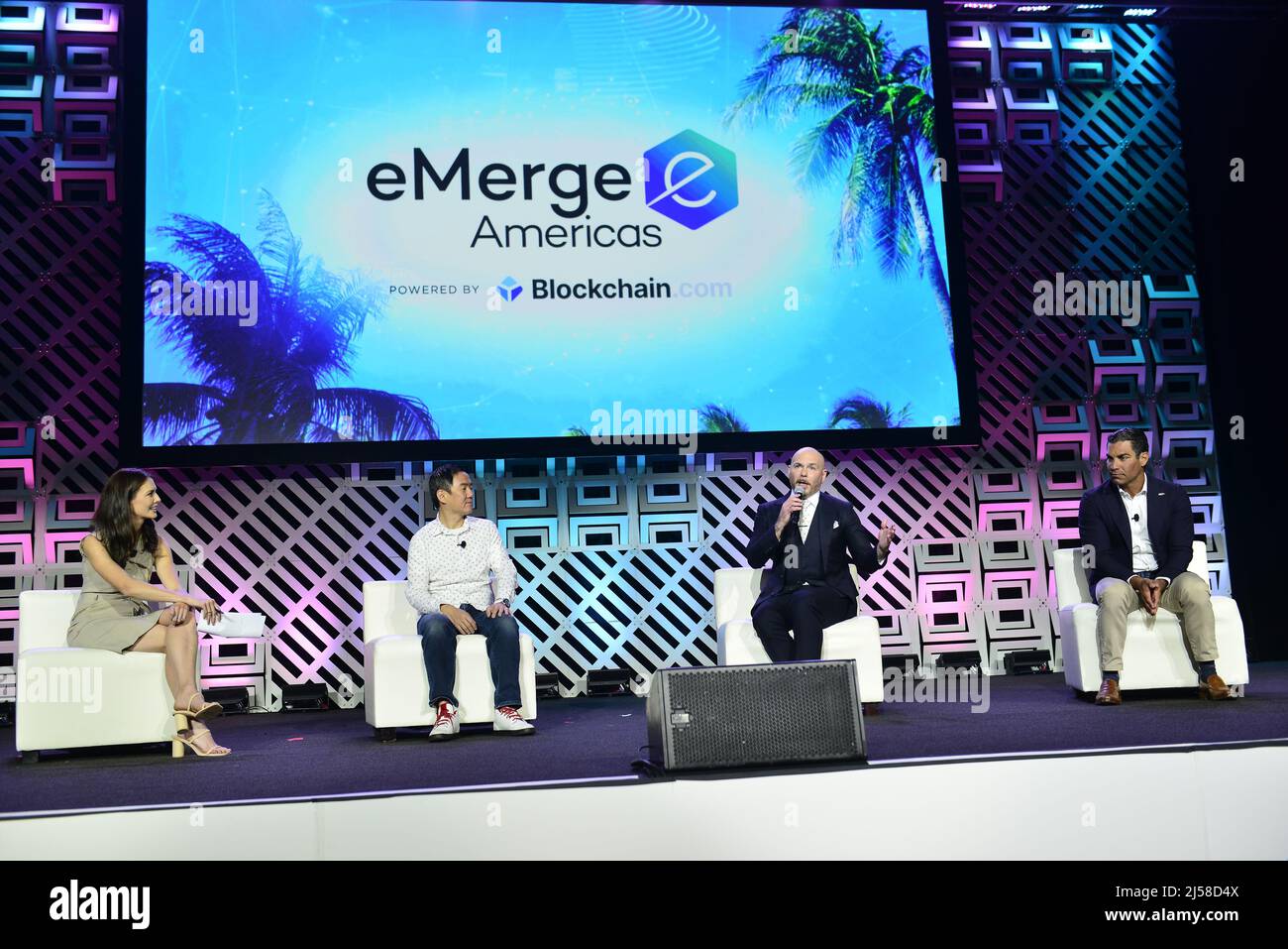 Kate Rooney, Technology Reporter of CNBC, Lin Dai, CEO and Co-founder ...