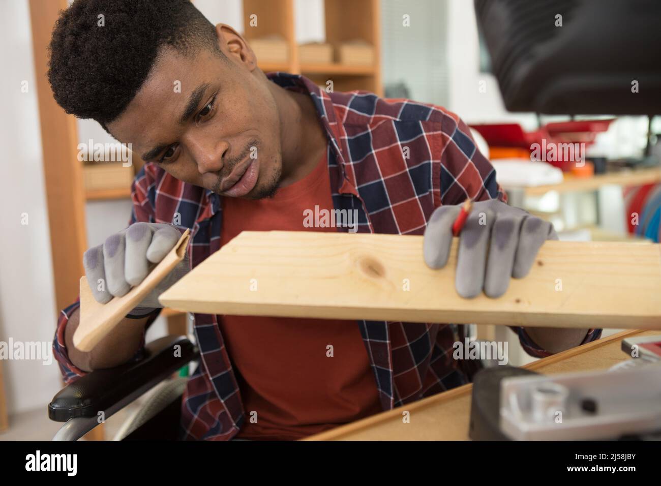 Smooth wood carving hi-res stock photography and images - Alamy