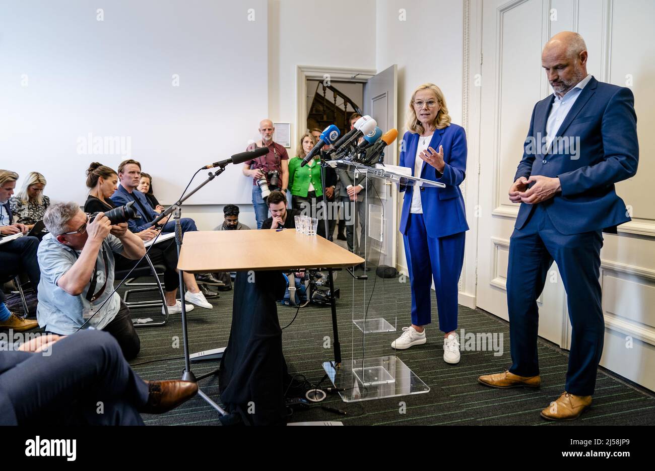 2022-04-21 14:40:40 THE HAGUE - D66 leader Sigrid Kaag and party ...