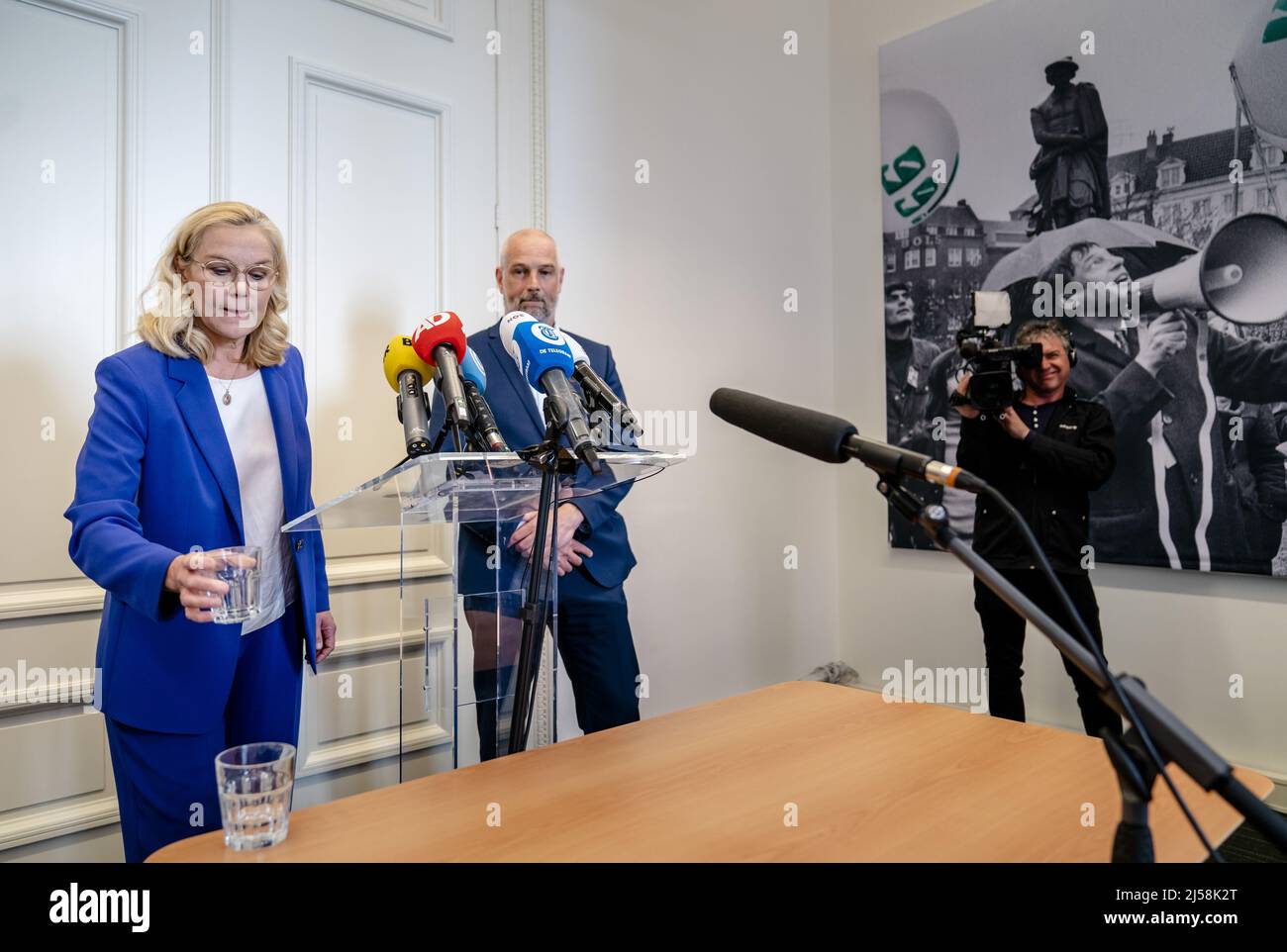 2022-04-21 14:27:42 THE HAGUE - D66 leader Sigrid Kaag and party ...