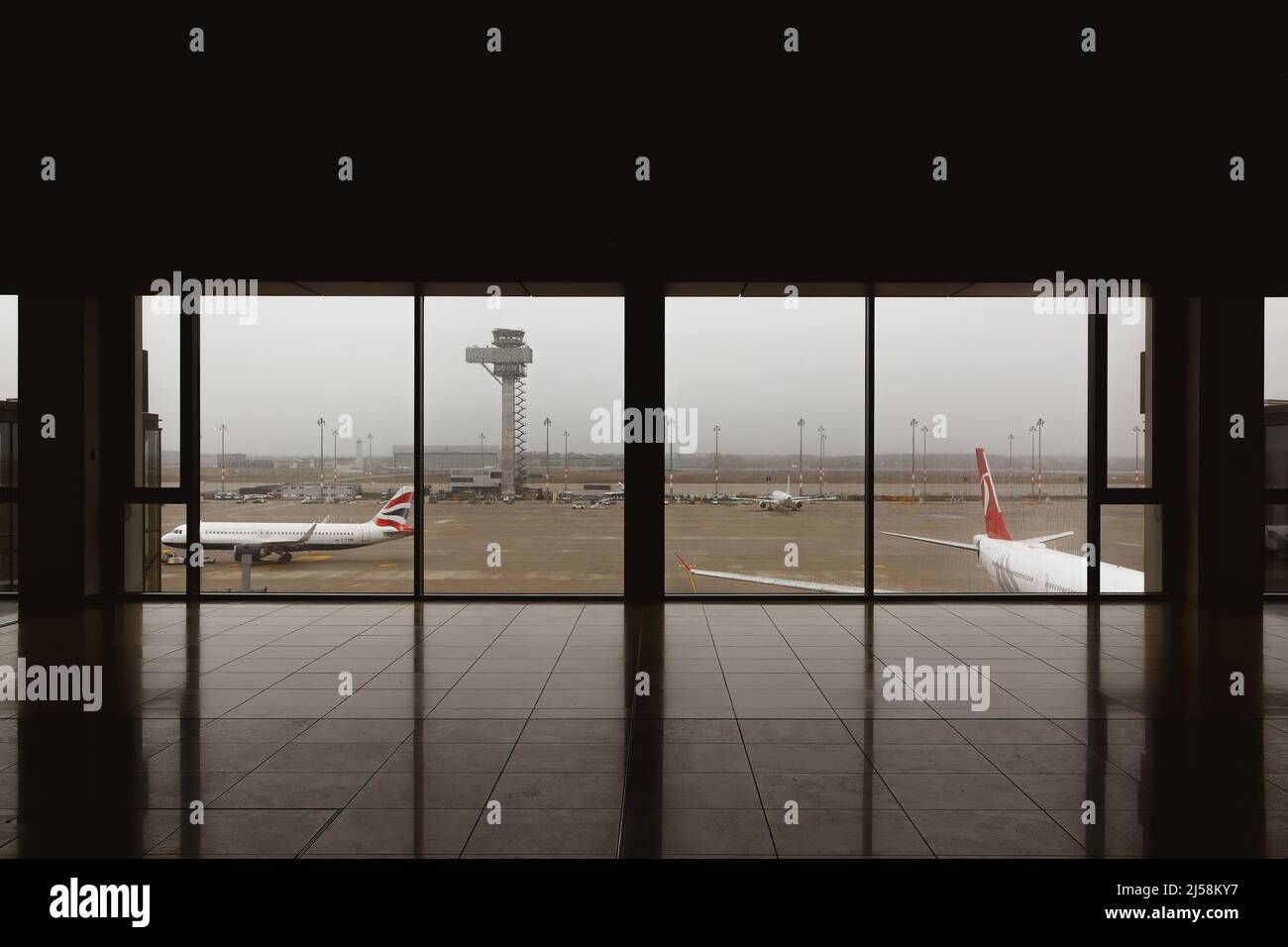 The large window in the airport terminal Stock Photo - Alamy