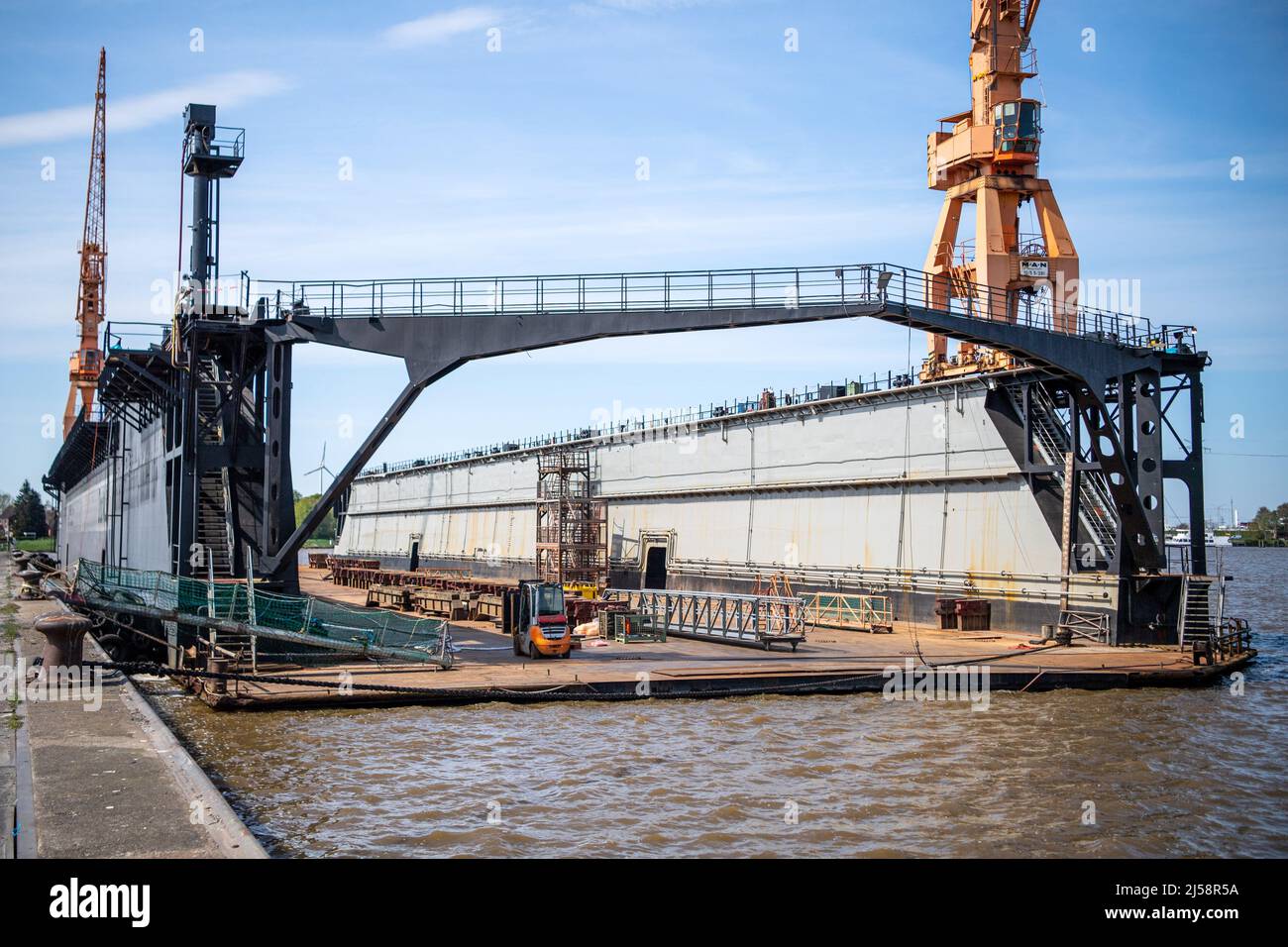 Emden, Germany. 21st Apr, 2022. A floating dock (Floating Dock III ...