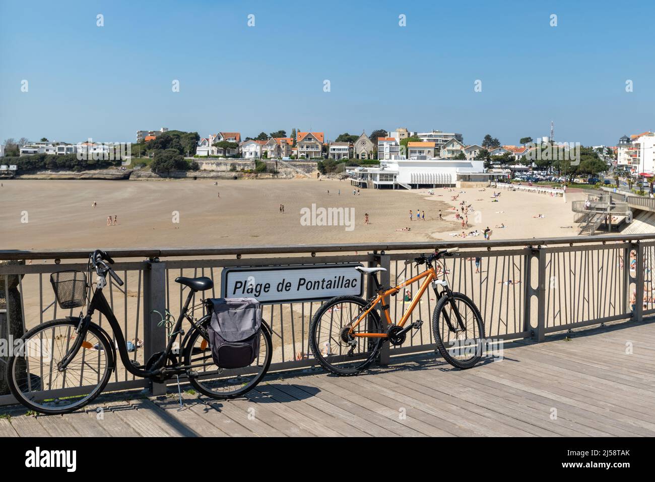 Royan beach hi-res stock photography and images - Alamy