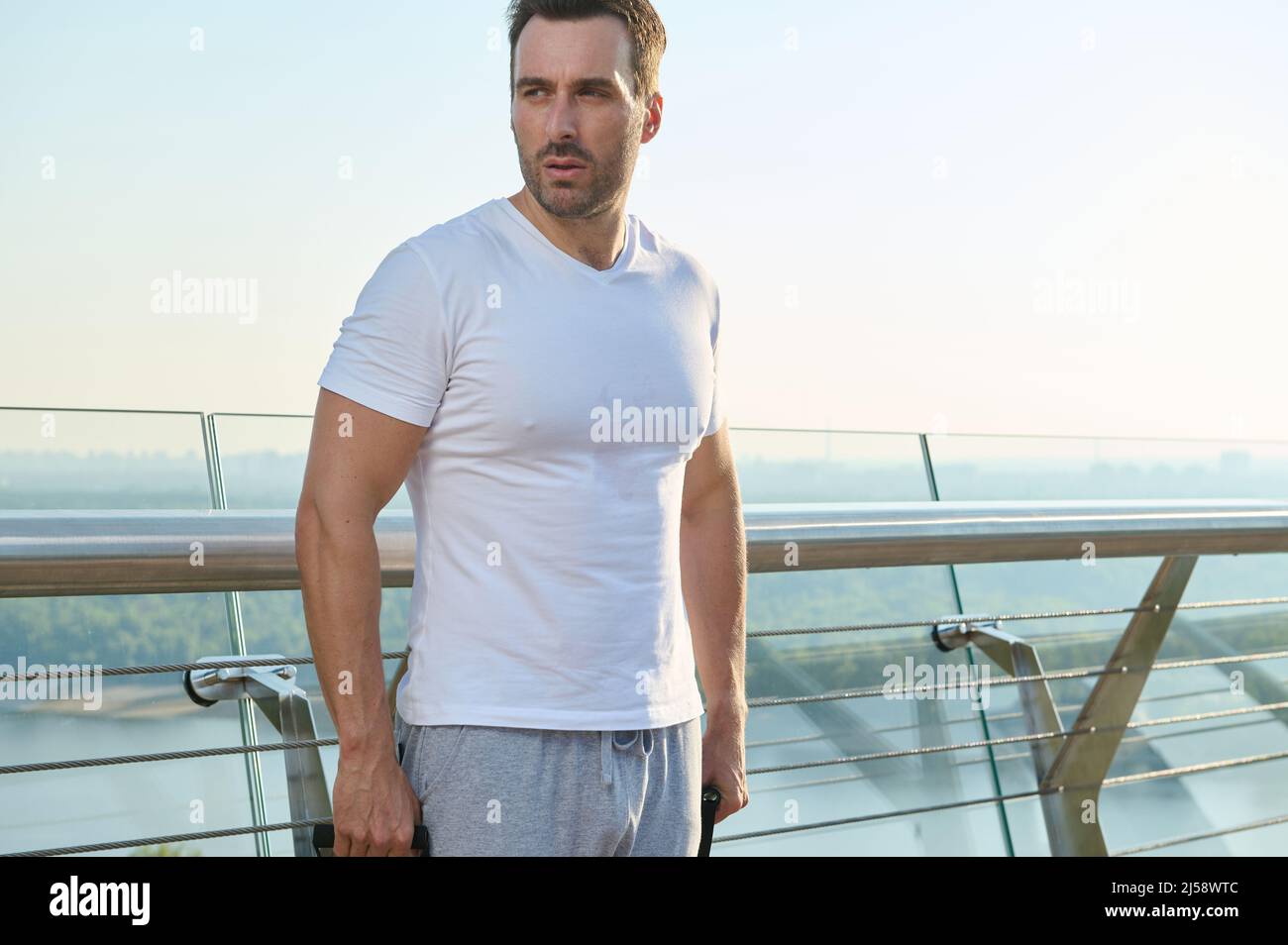 Hanging biceps hi-res stock photography and images - Alamy