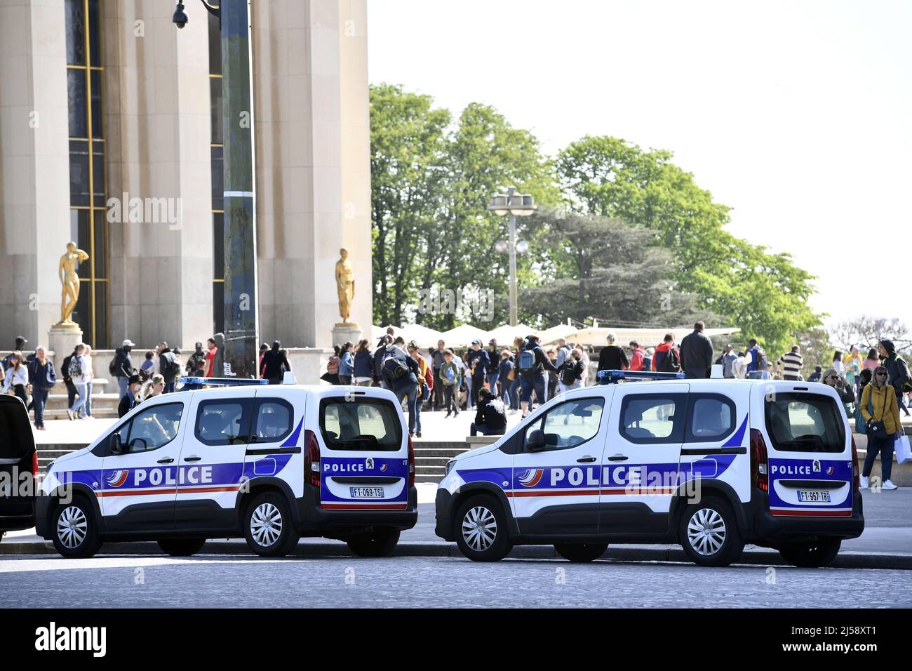 French police badge hi-res stock photography and images - Alamy