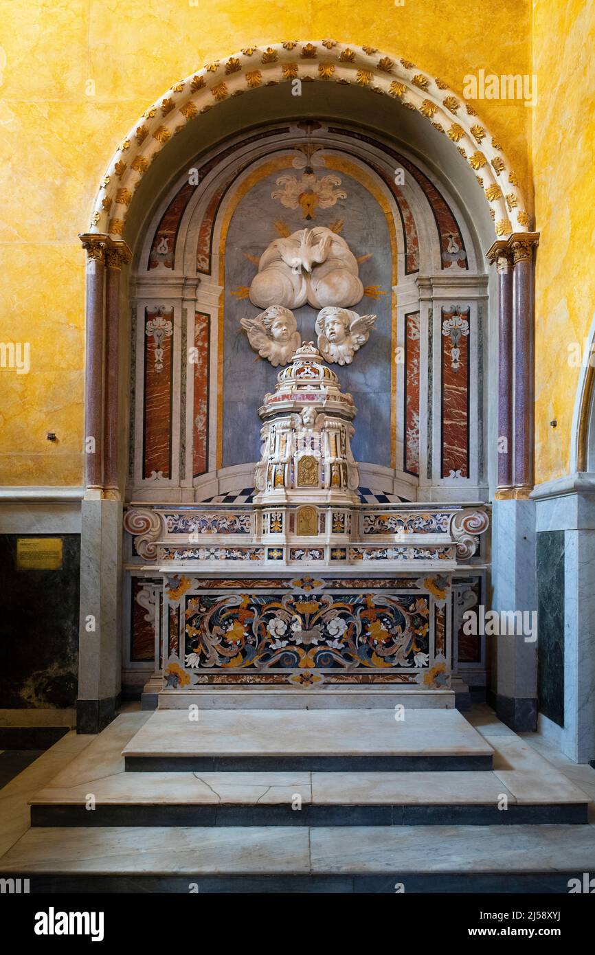 The marble altar in the Cathedral of S. Maria Assunta, Altamura, Apulia ...