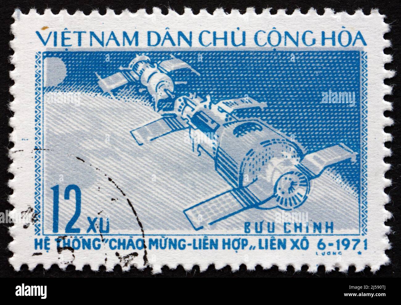 VIETNAM - CIRCA 1972: a stamp printed in Vietnam shows Flight of Soyuz ...