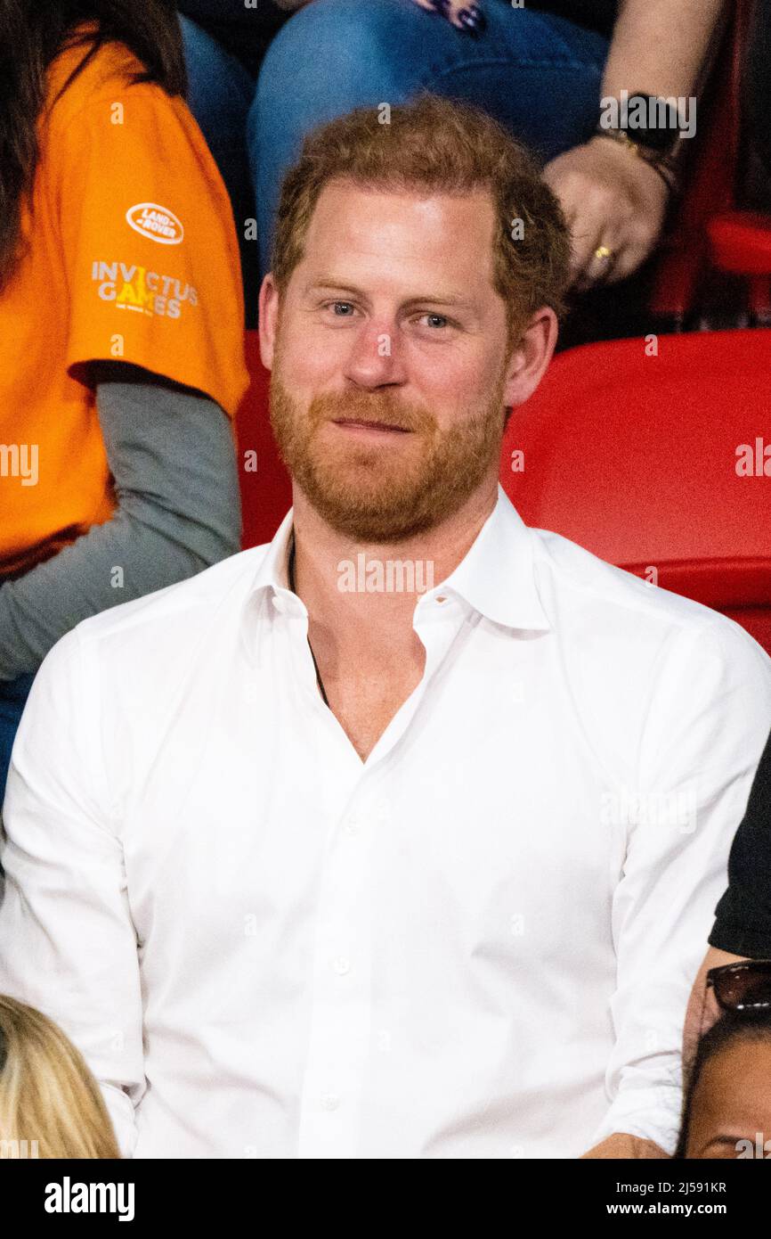 Prince Harry, Duke of Sussex visits Powerlifting during the 5th the ...