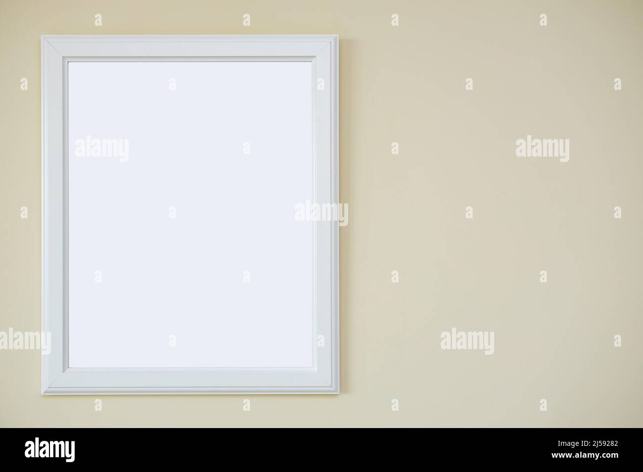 Empty picture frames hi-res stock photography and images - Alamy