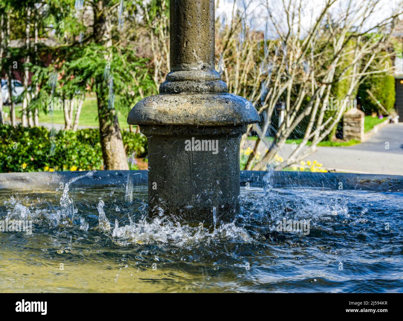 Fountain spewing water hi-res stock photography and images - Alamy