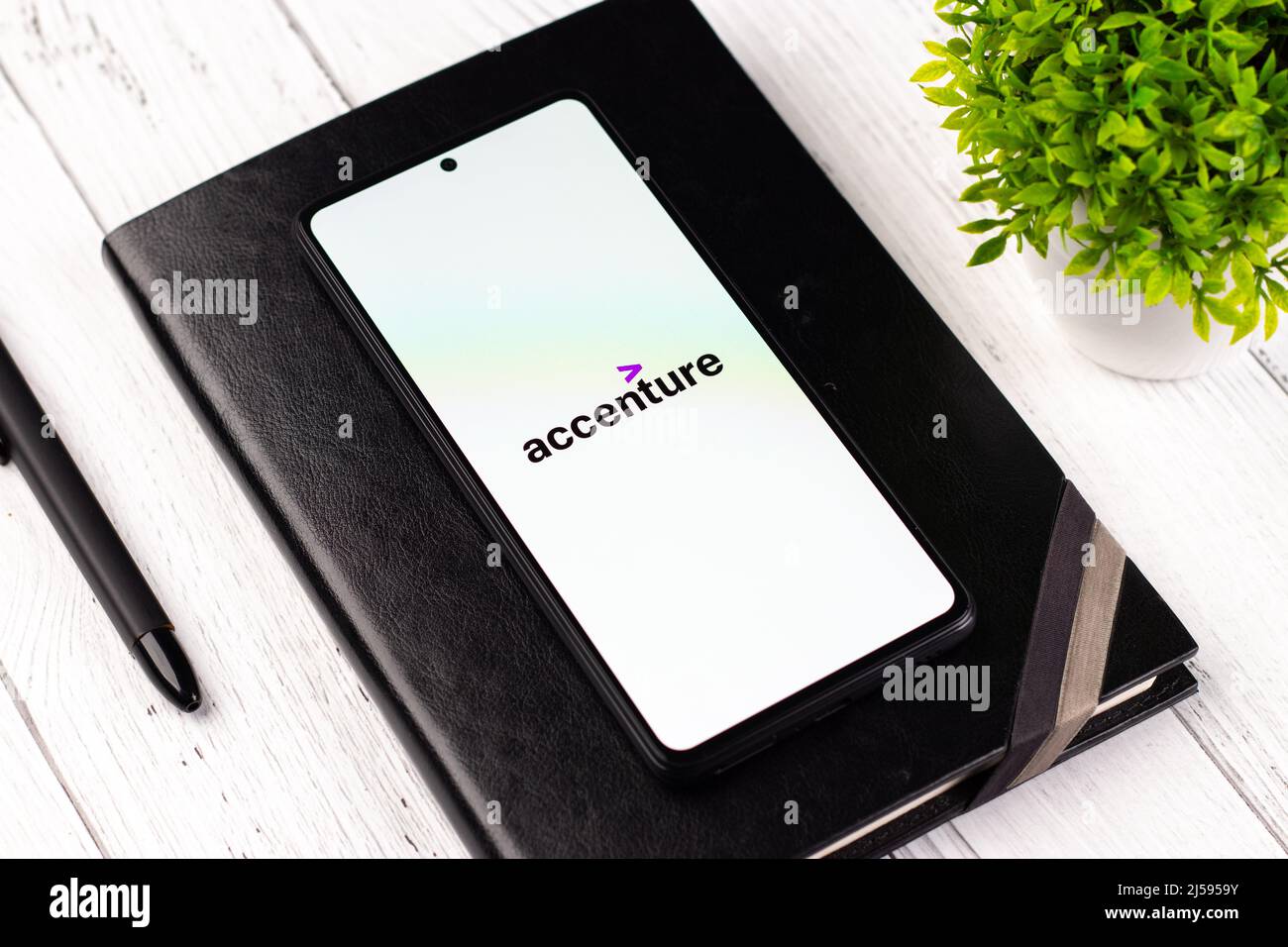 Accenture logo hi-res stock photography and images - Alamy