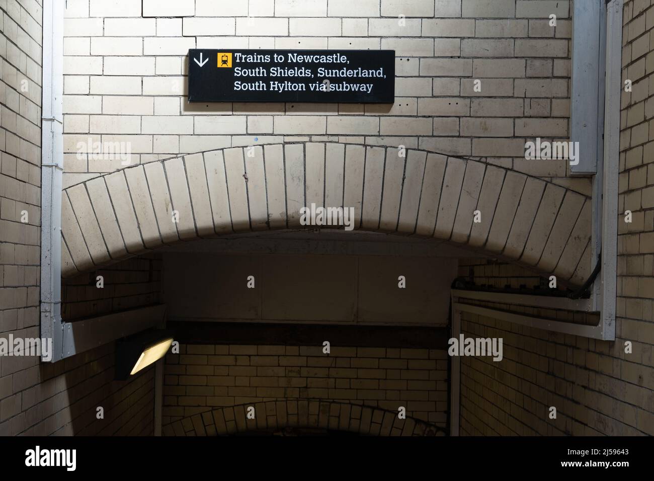 Underpass sign hi-res stock photography and images - Alamy