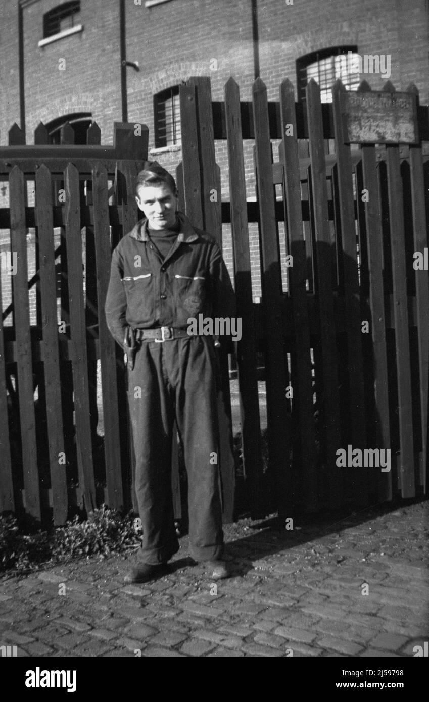 Adult man work 1950s hi-res stock photography and images - Alamy