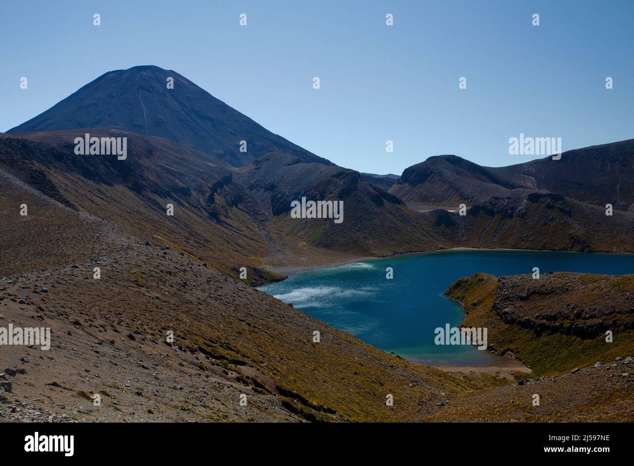 Mount Doom and Upper Tama Lake in Tongariro National Park, New Zealand ...