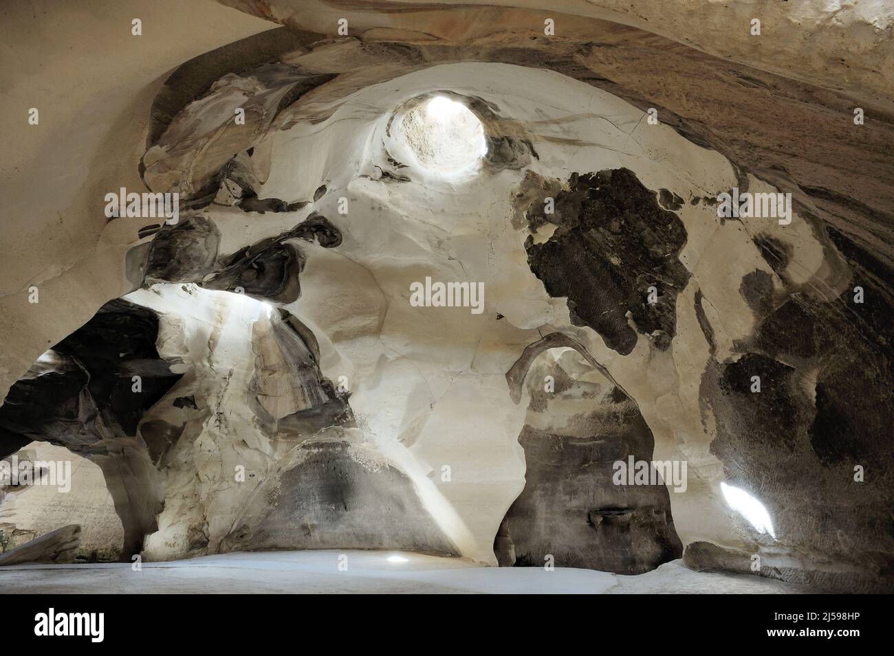 The caves of Beit Guvrin in Israel - the underground city of ancient ...
