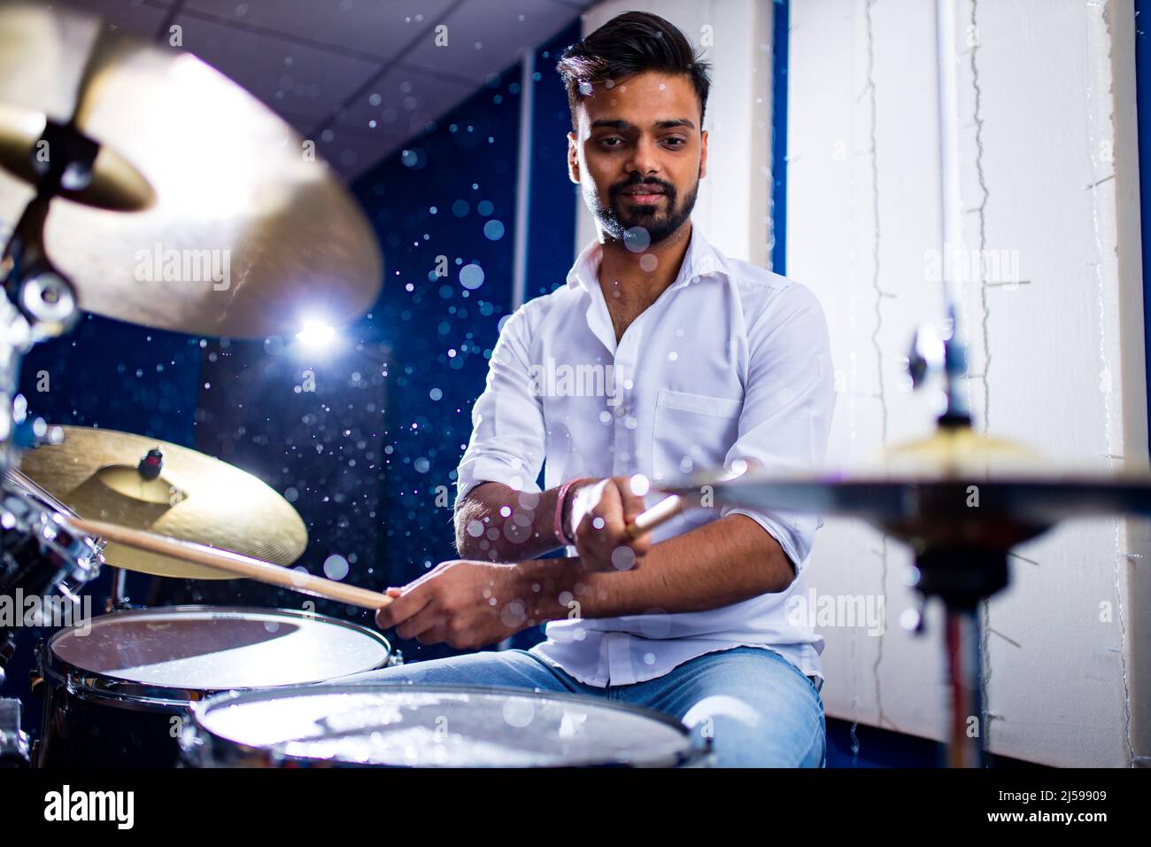 Rhythm in water movement hi-res stock photography and images - Alamy