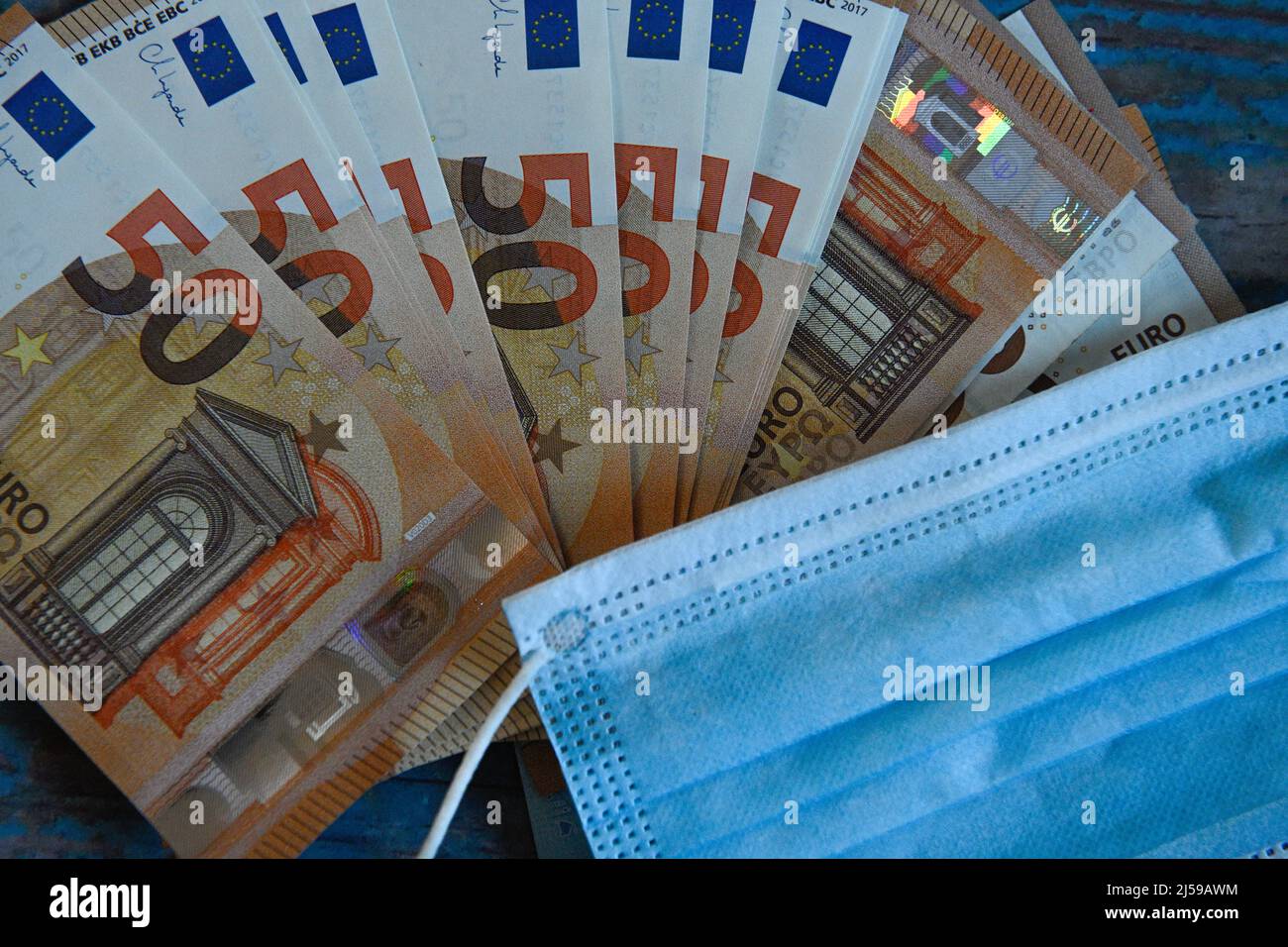 Euros paper bills hi-res stock photography and images - Alamy