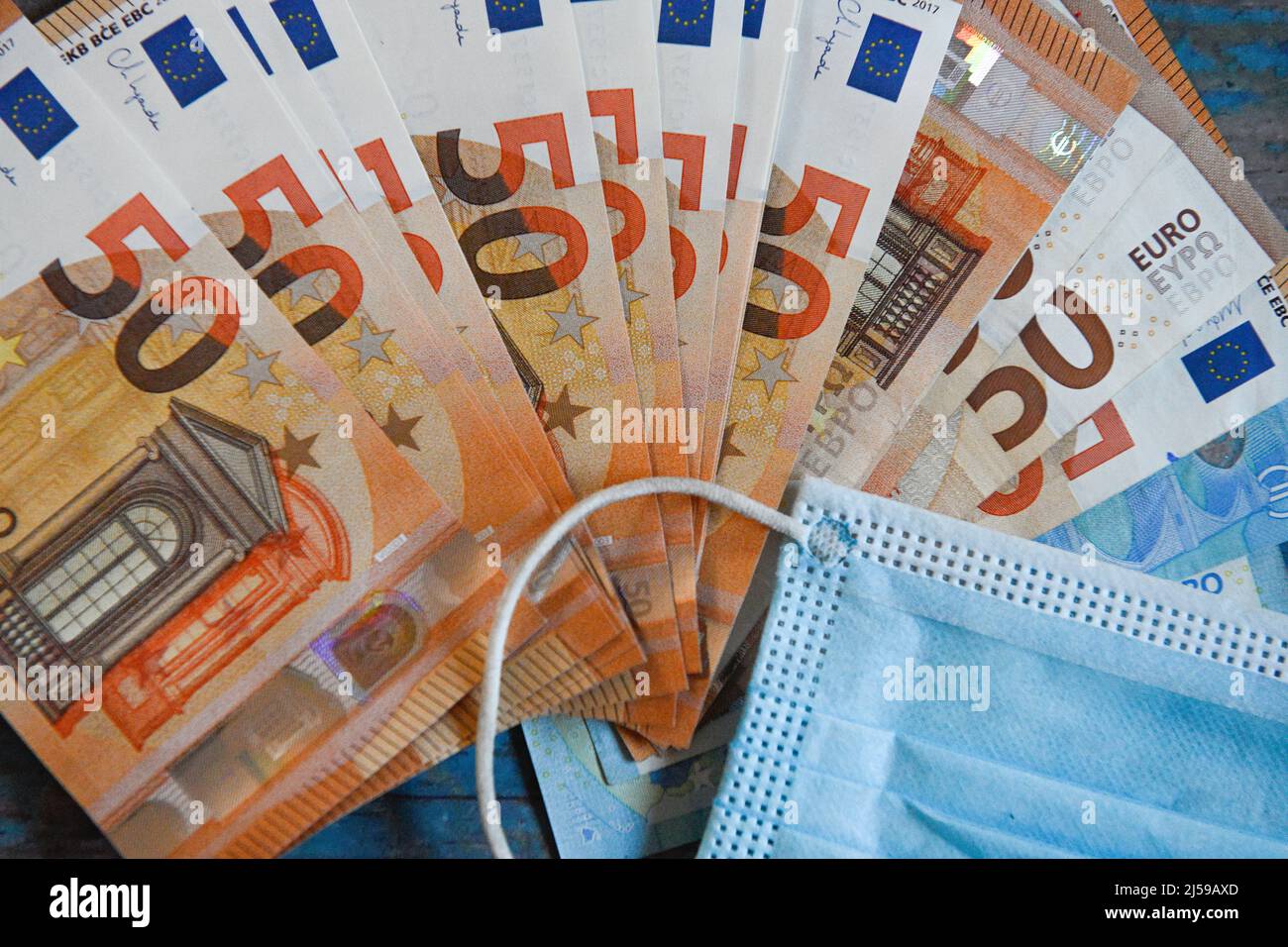 Euros paper bills hi-res stock photography and images - Alamy