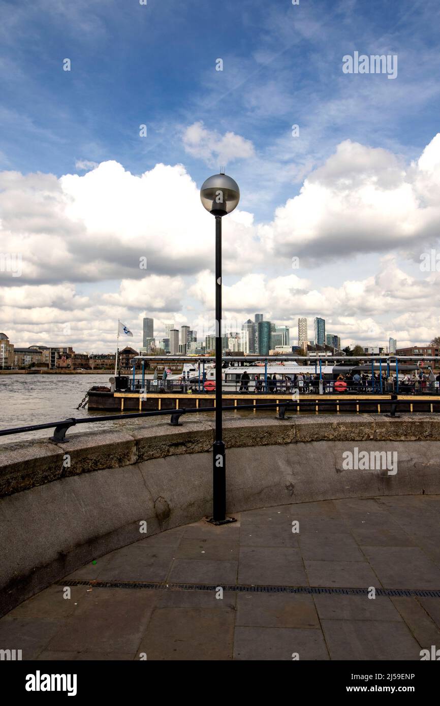 Riverside thames the through wharf hi-res stock photography and images ...