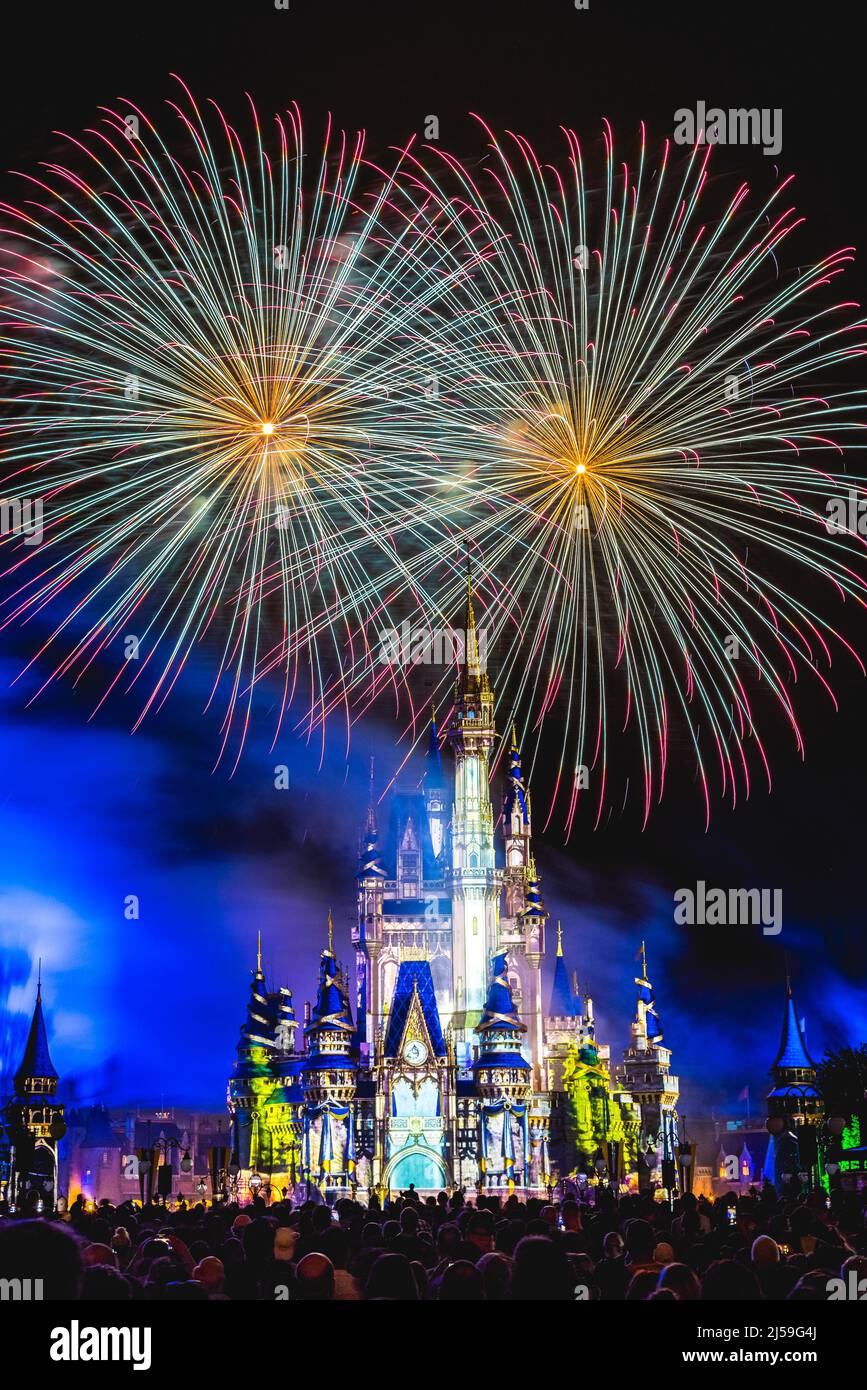 Orlando fireworks disney july hi-res stock photography and images - Alamy