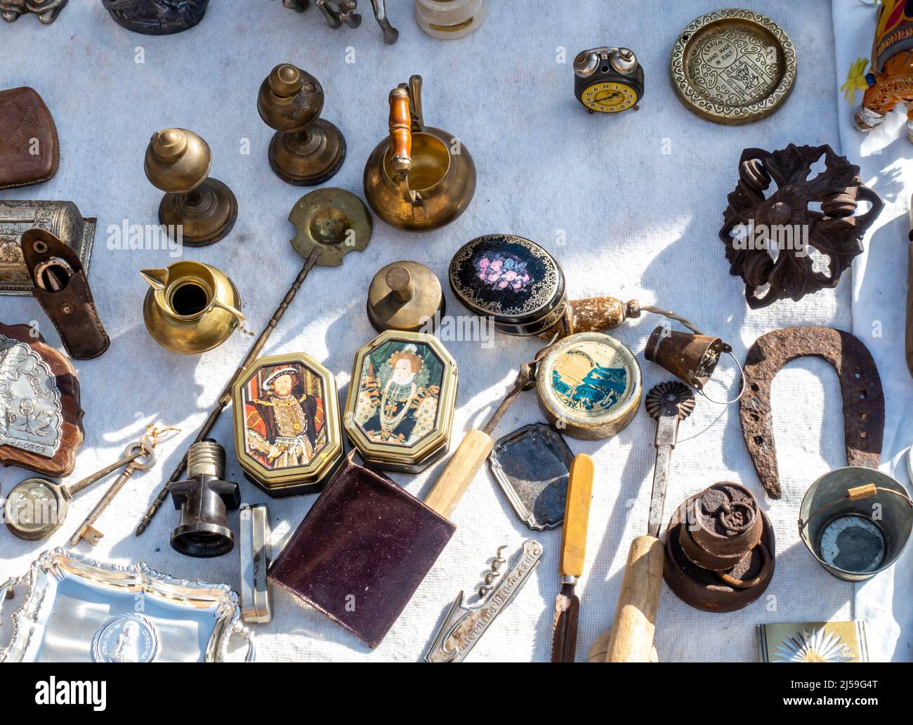 Open air flea market hi-res stock photography and images - Alamy