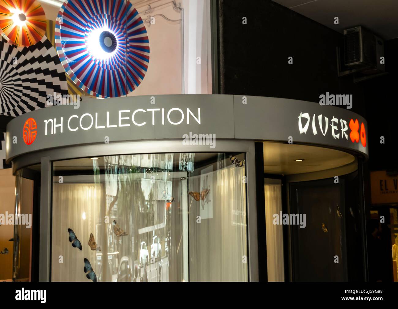 Michelin three stars sign hi-res stock photography and images - Alamy