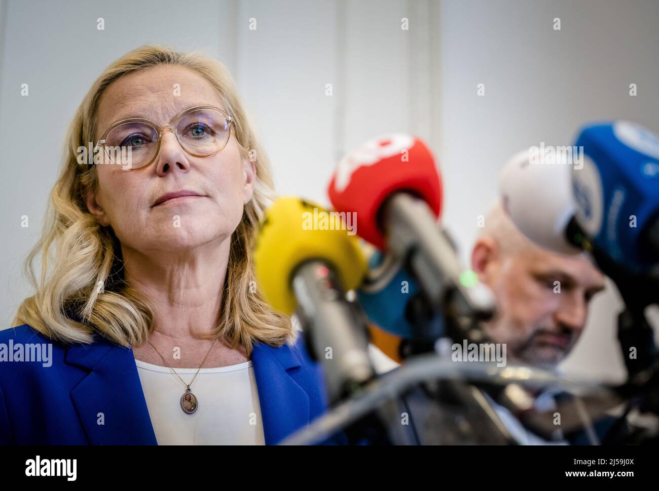 2022-04-21 14:32:04 THE HAGUE - D66 leader Sigrid Kaag and party ...