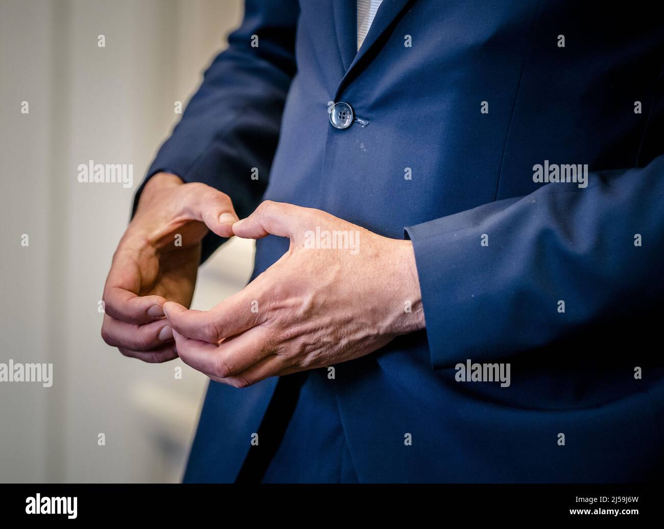 2022-04-21 14:41:40 THE HAGUE - Party chairman Victor Everhardt gives ...