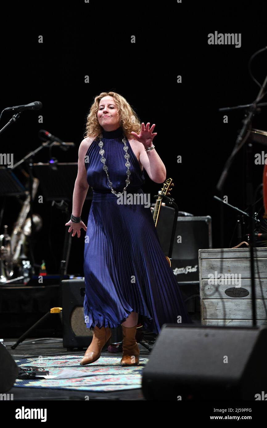 April 20, 2022, Virginia Beach, Virginia, USA: AMY HELM brings some ...