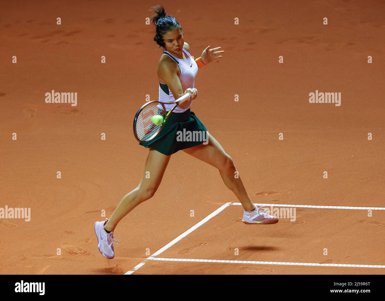Emma raducanu in action hi-res stock photography and images - Alamy