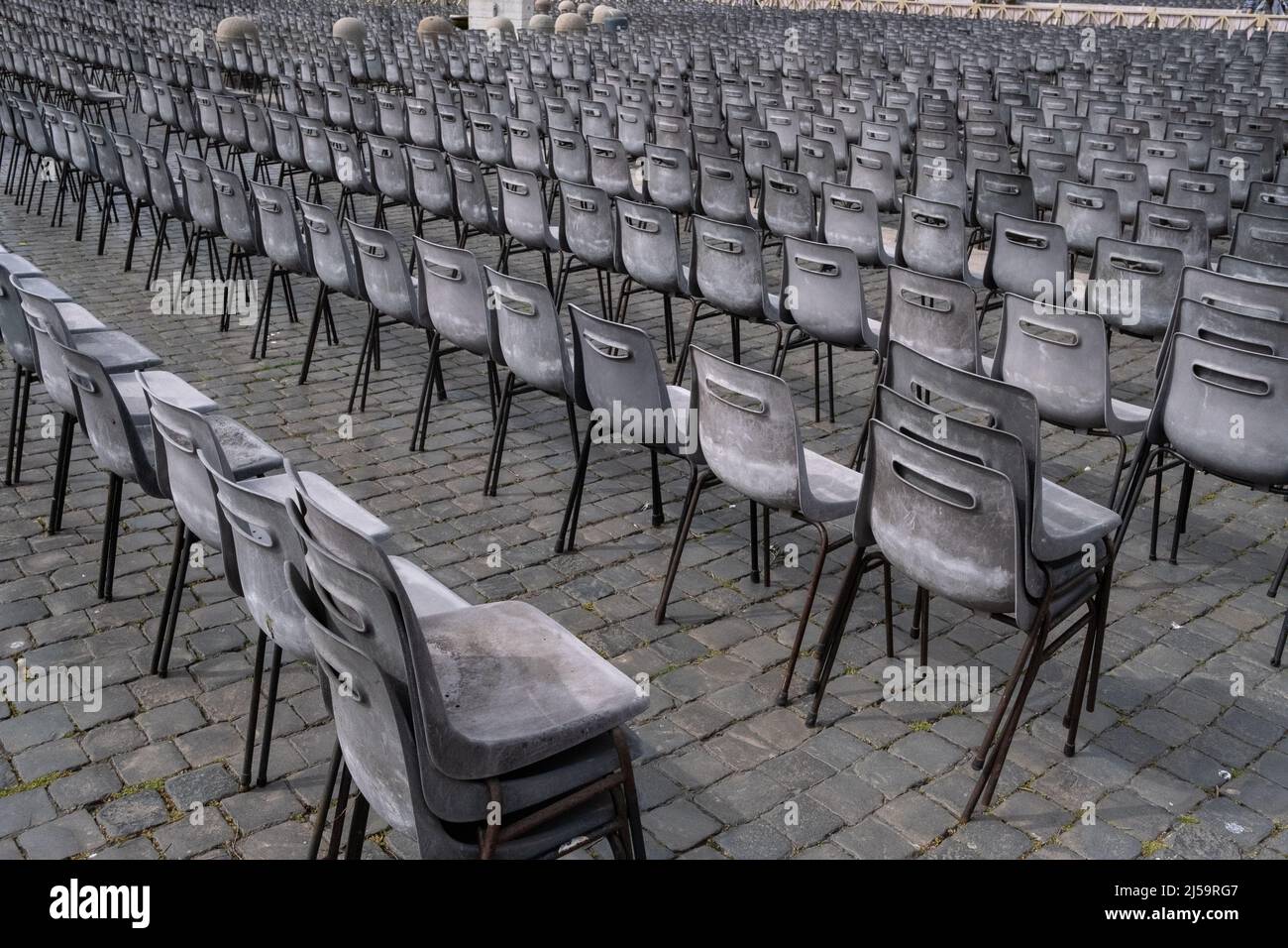 People in large numbers gather for the Easter Sunday service in St ...