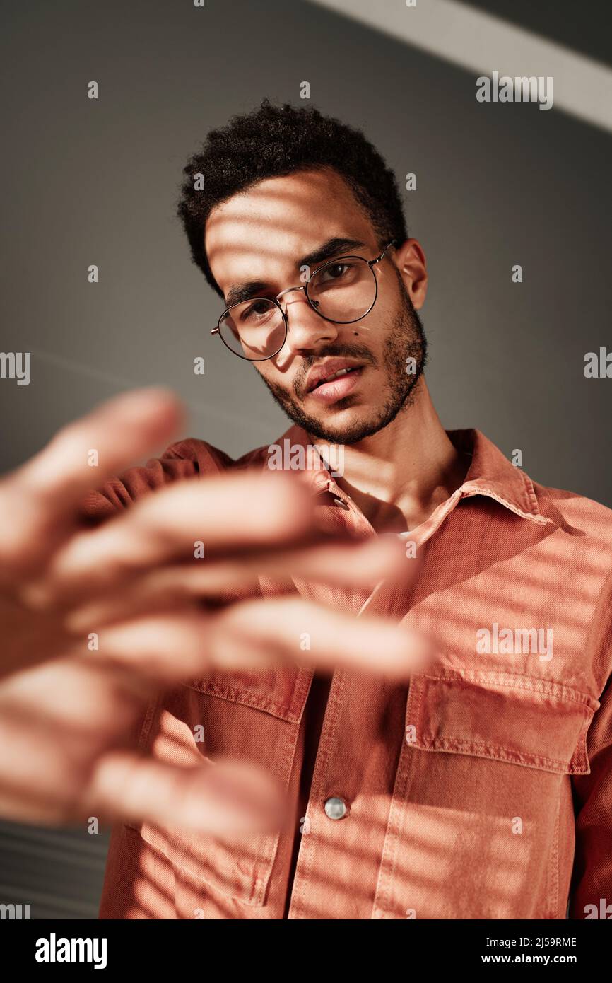 Closing camera hi-res stock photography and images - Alamy