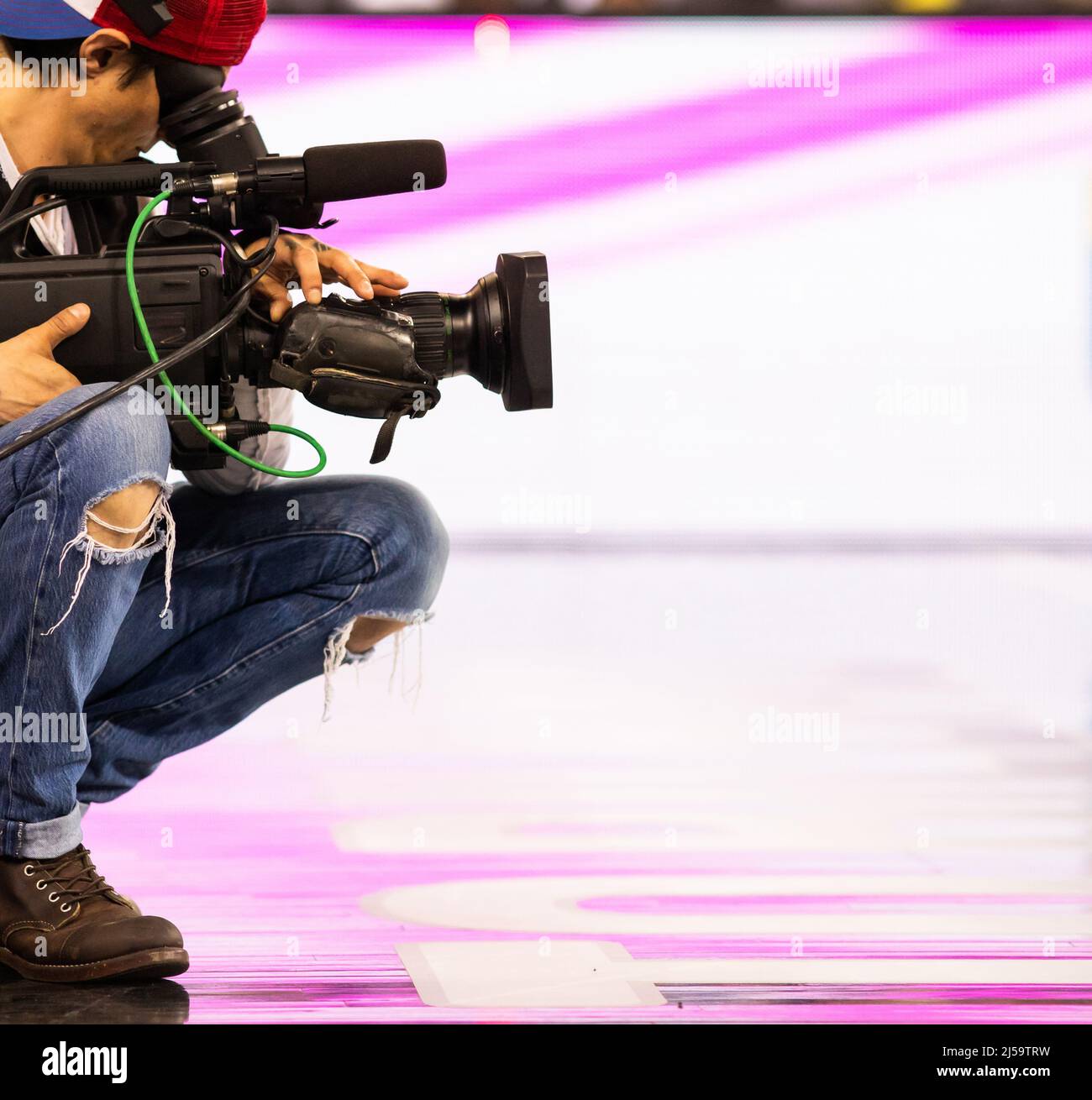 Concert event with tripod hi-res stock photography and images - Alamy