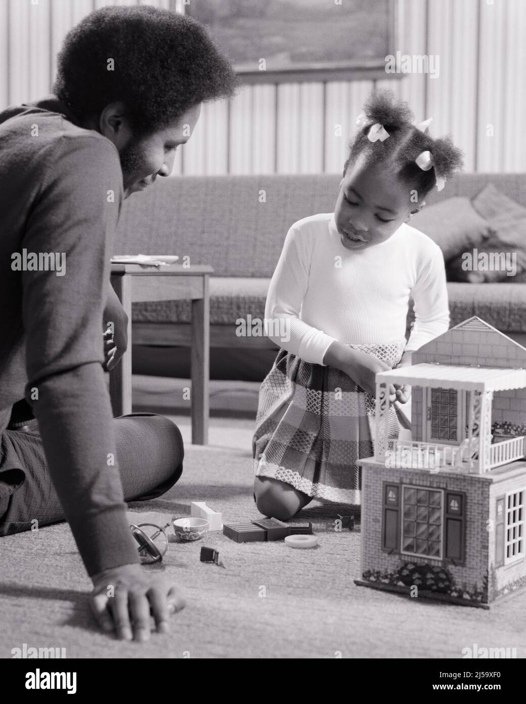 1970s father with children hi-res stock photography and images - Alamy