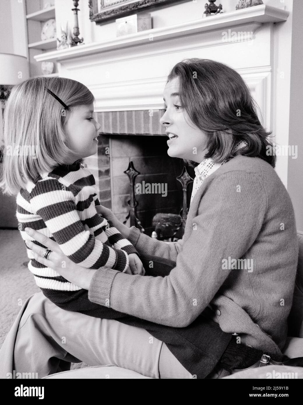 1970s mother daughter talking hi-res stock photography and images - Alamy