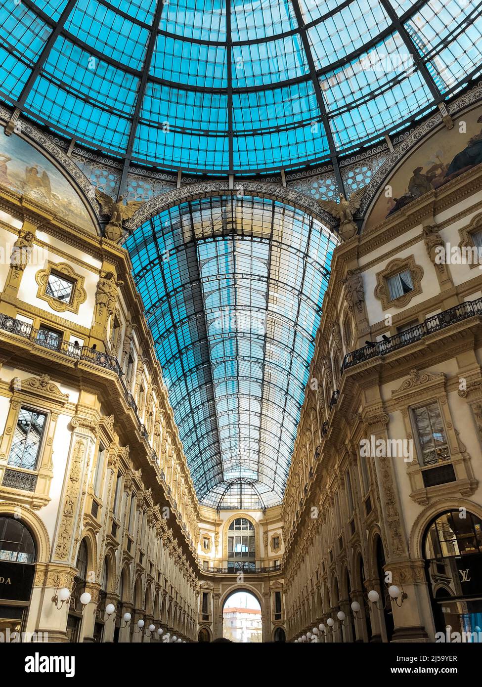 view on vittorio emanuele gallery in milan Stock Photo - Alamy