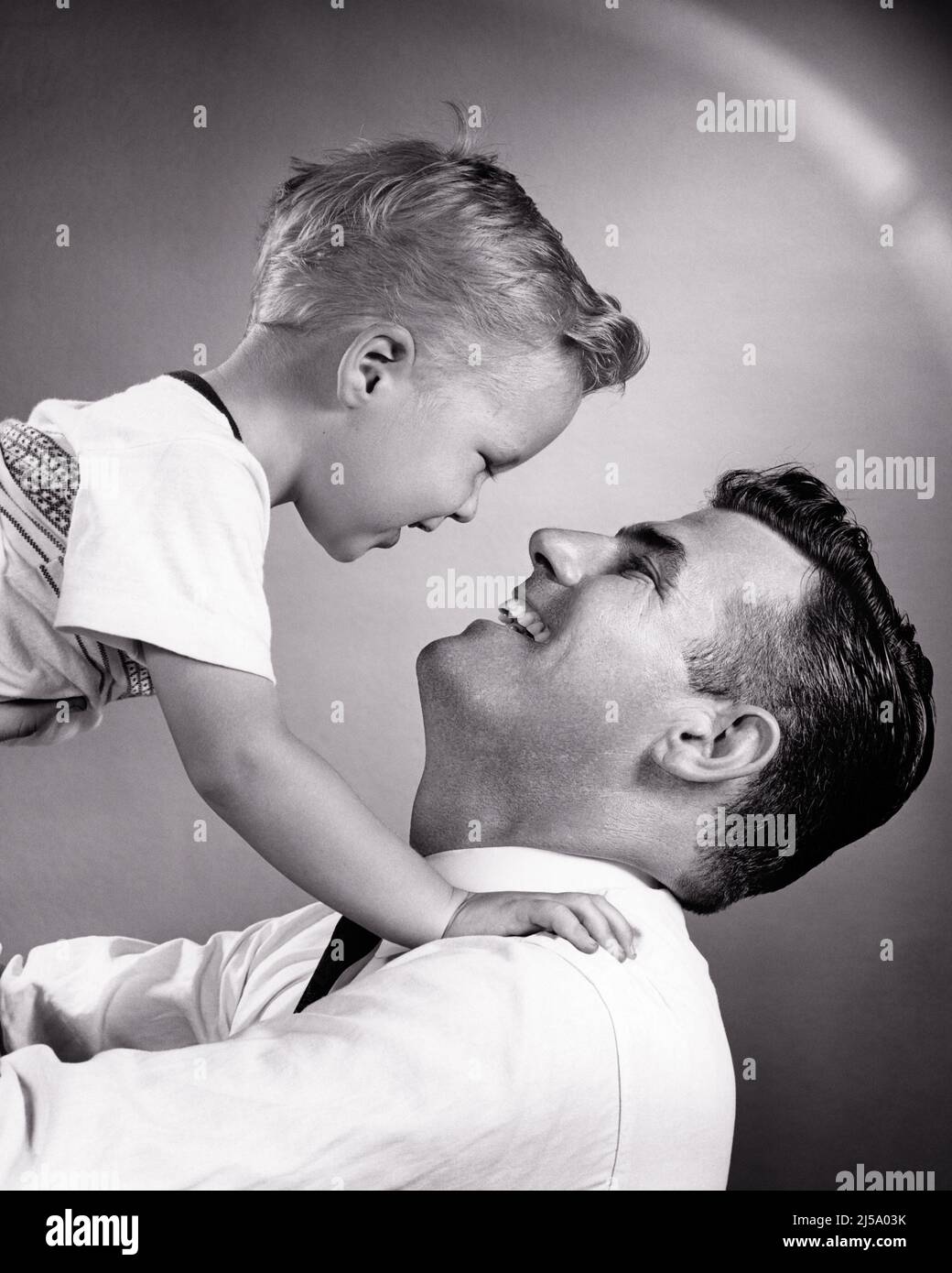 1950s family portrait father man hi-res stock photography and images ...