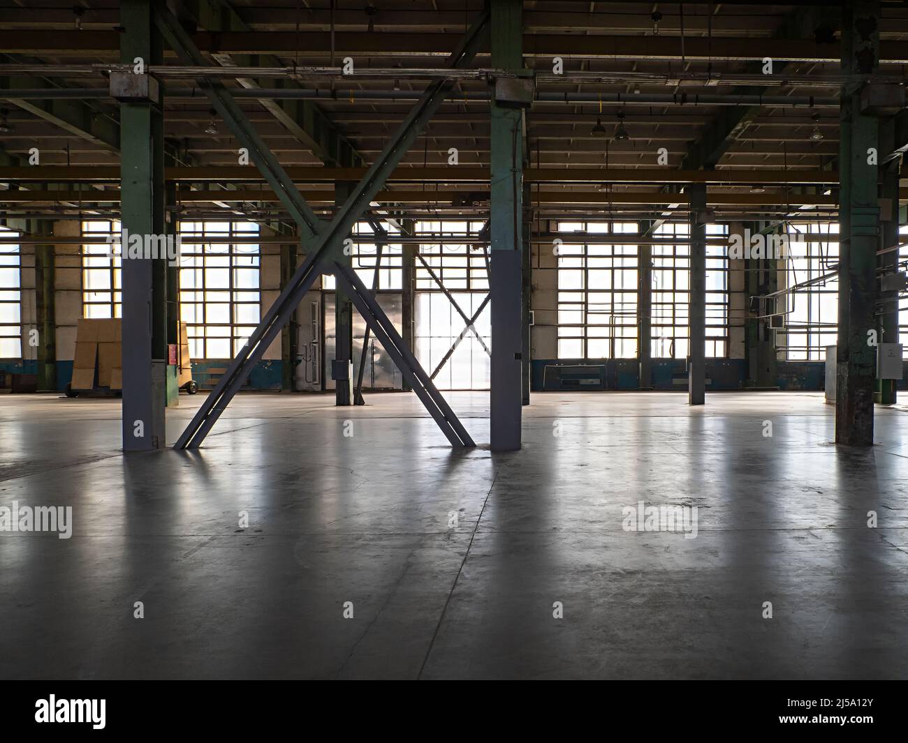 Manufacturing plant floor hi-res stock photography and images - Alamy
