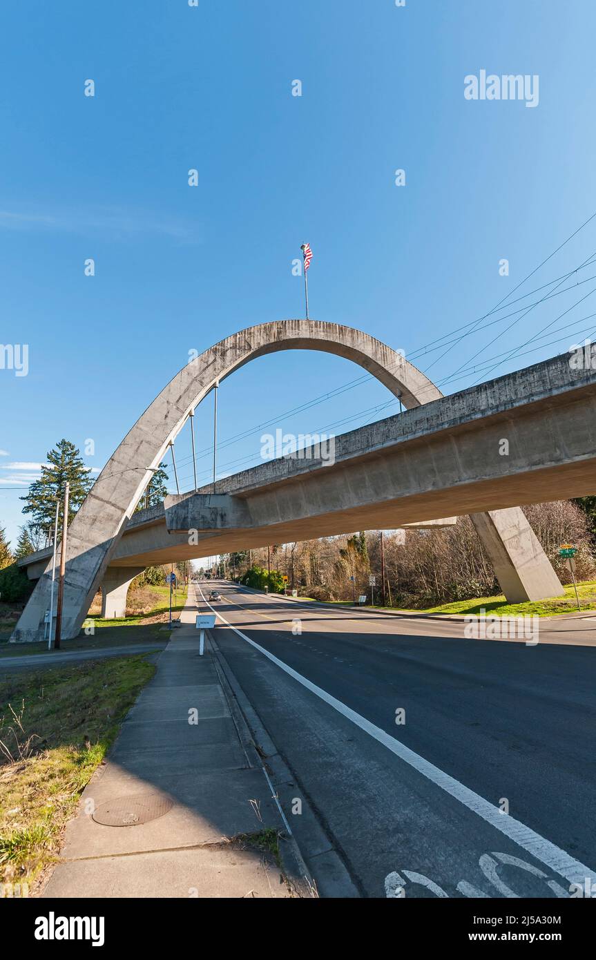 Hillsboro MAX Main Street Arch Bridge in Hillsboro, Oregon Stock Photo ...