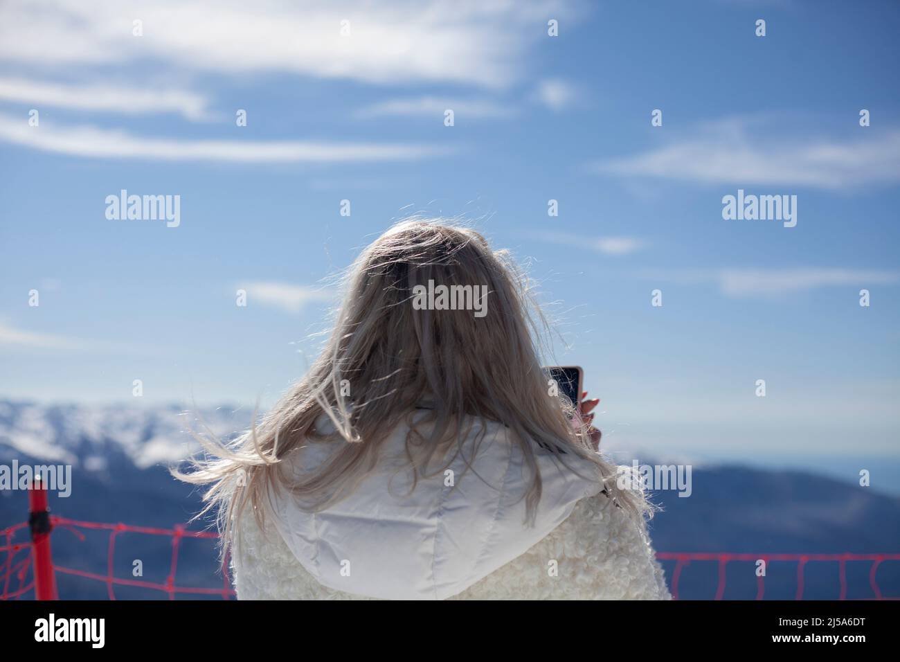 Girl looks at mountains hi-res stock photography and images - Alamy